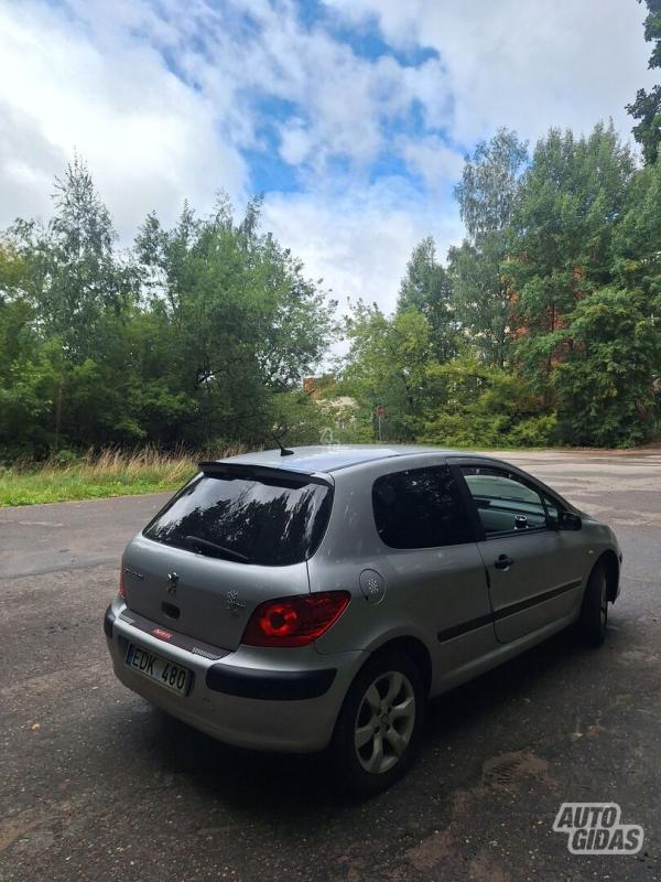 Пежо 307 2005 в Алитус на AUTOMOTO.COM.LV Пежо 307 2005 в Алитус, объемом двигателя 1.60 л и пробегом 294 тыс. км за 1390 €, фото 9 на AUTOMOTO.COM.LV