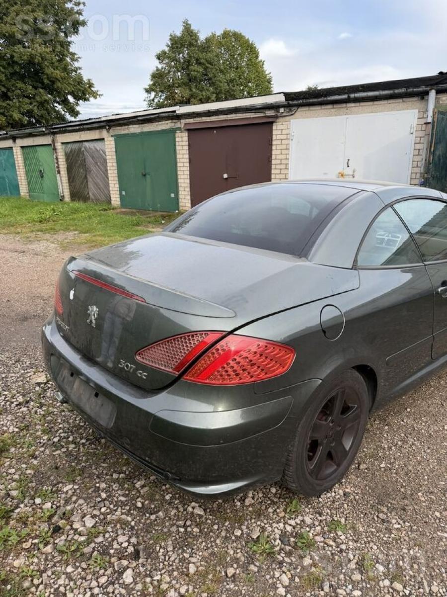 Green Peugeot 307 2003 in Riga, with an engine capacity of 2.00 L and mileage of 280 thousand km for 990 €, photo 5 on AUTOMOTO.COM.LV