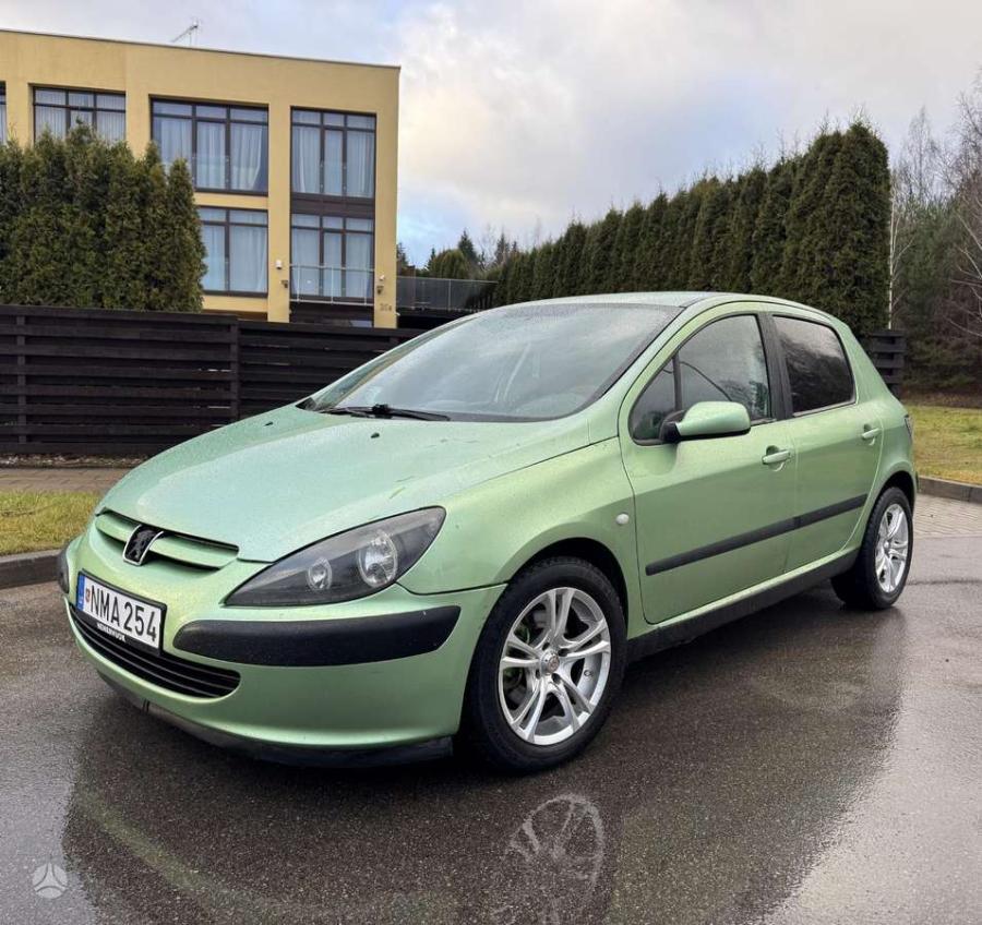 Green Peugeot 307 2002 in Vilnius, with an engine capacity of 1.60 L and mileage of 266 thousand km for 1500 €, photo 1 on AUTOMOTO.COM.LV