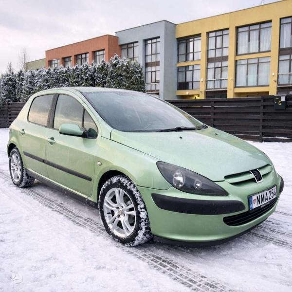 Green Peugeot 307 2002 in Vilnius, with an engine capacity of 1.60 L and mileage of 266 thousand km for 1470 €, photo 2 on AUTOMOTO.COM.LV
