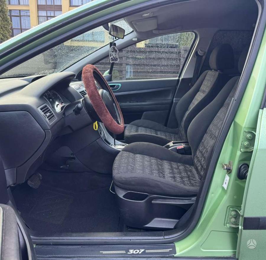 Green Peugeot 307 2002 in Vilnius, with an engine capacity of 1.60 L and mileage of 266 thousand km for 1470 €, photo 10 on AUTOMOTO.COM.LV