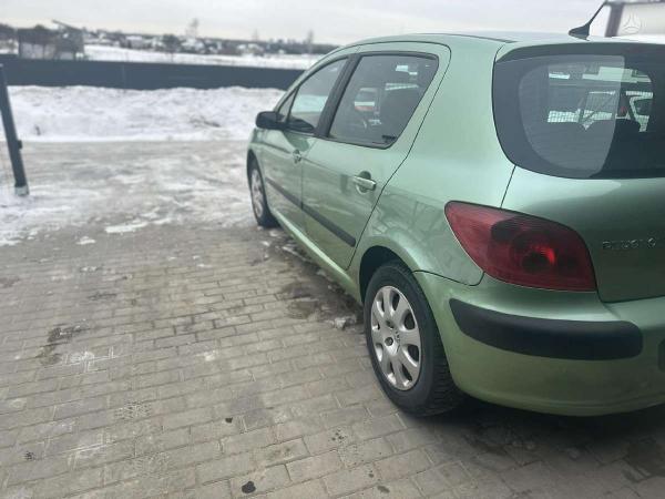 Zaļš Peugeot 307 2003 Viļņa, ar dzinēja tilpumu 1.60 L un nobraukumu 237 tūkst. km par 1370 €, foto 3 vietnē AUTOMOTO.COM.LV