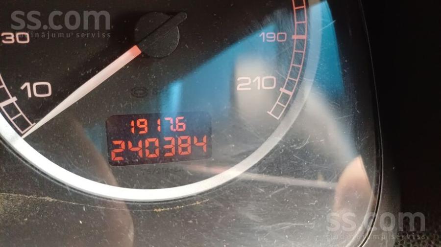 Green Peugeot 307 2003 in Riga, with an engine capacity of 1.60 L and mileage of 0 thousand km for 995 €, photo 6 on AUTOMOTO.COM.LV
