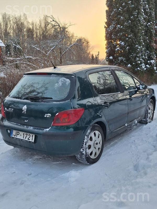 Green Peugeot 307 2004 in Daugavpils, with an engine capacity of 1.60 L and mileage of 204 thousand km for 800 €, photo 1 on AUTOMOTO.COM.LV