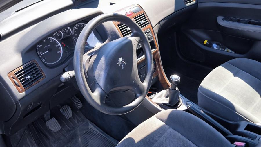 Green Peugeot 307 2004 in Sillamae, with an engine capacity of 2.00 L and mileage of 241 thousand km for 800 €, photo 16 on AUTOMOTO.COM.LV