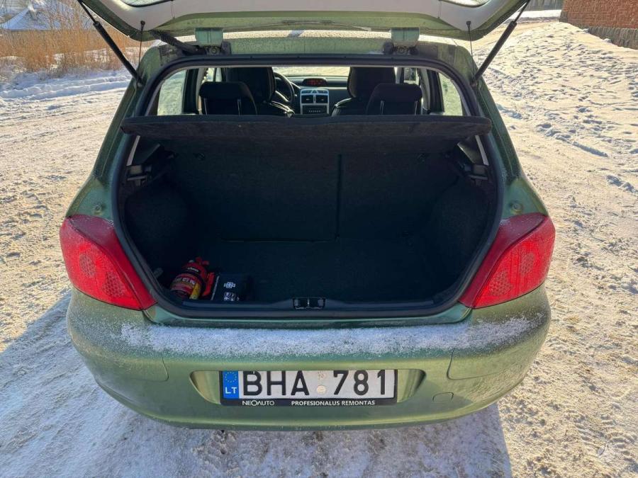 Zaļš Peugeot 307 2006 Šauļi, ar dzinēja tilpumu 1.60 L un nobraukumu 149 tūkst. km par 1750 €, foto 4 vietnē AUTOMOTO.COM.LV