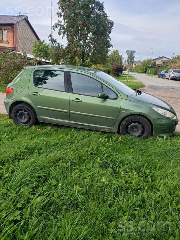 Green Peugeot 307 2006 in Jelgava, with an engine capacity of 1.60 L and mileage of 190 thousand km for 900 €, photo 9 on AUTOMOTO.COM.LV