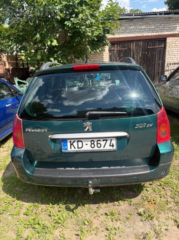 Green Peugeot 307 2003 in Kraslava, with an engine capacity of 2.00 L and mileage of 196 thousand km for 1100 €, photo 2 on AUTOMOTO.COM.LV