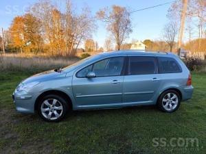 Green Peugeot 307 2005 in Riga, with an engine capacity of 1.60 L and mileage of 290 thousand km for 1450 €, photo 2 on AUTOMOTO.COM.LV