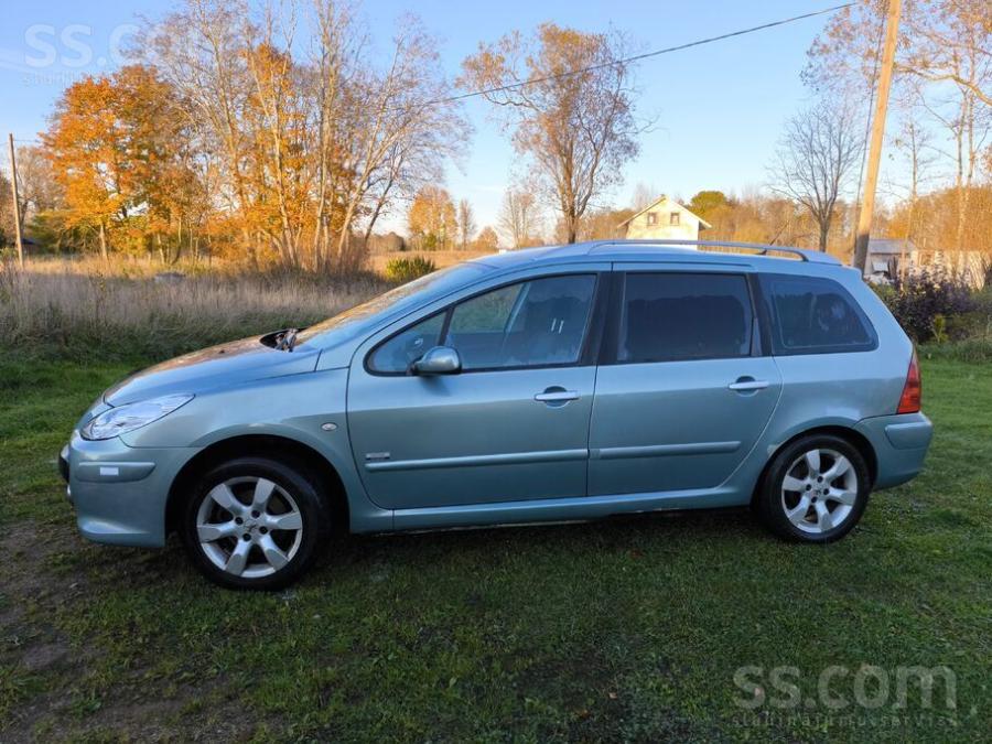 Green Peugeot 307 2005 in Riga, with an engine capacity of 1.60 L and mileage of 290 thousand km for 1450 €, photo 2 on AUTOMOTO.COM.LV