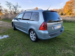 Green Peugeot 307 2005 in Riga, with an engine capacity of 1.60 L and mileage of 290 thousand km for 1450 €, photo 3 on AUTOMOTO.COM.LV