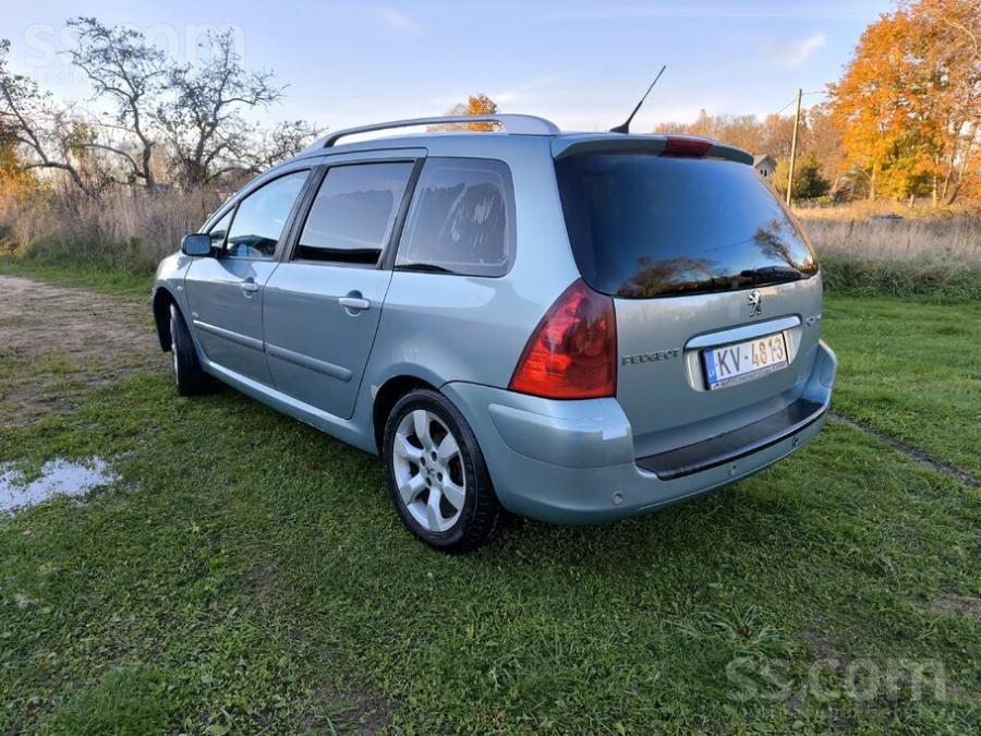 Green Peugeot 307 2005 in Riga, with an engine capacity of 1.60 L and mileage of 290 thousand km for 1450 €, photo 3 on AUTOMOTO.COM.LV