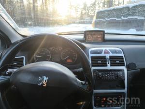 Green Peugeot 307 2005 in Riga, with an engine capacity of 1.60 L and mileage of 290 thousand km for 1450 €, photo 5 on AUTOMOTO.COM.LV