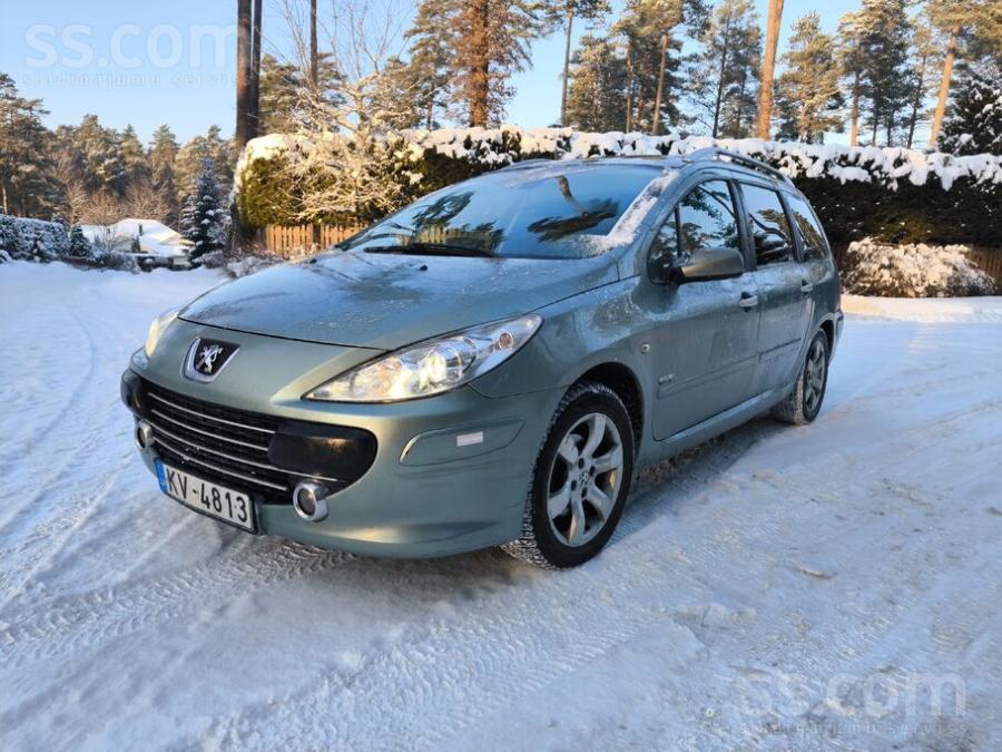 Green Peugeot 307 2005 in Riga, with an engine capacity of 1.60 L and mileage of 290 thousand km for 1450 €, photo 6 on AUTOMOTO.COM.LV