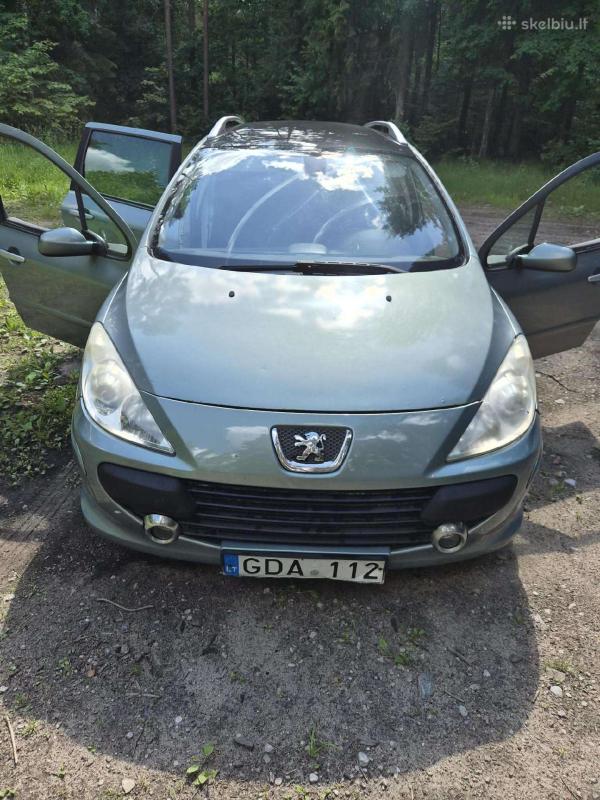 Green Peugeot 307 2005 in Mazeikiai, with an engine capacity of 2.00 L and mileage of 3600 thousand km for 750 €, photo 1 on AUTOMOTO.COM.LV