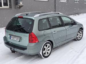 Green Peugeot 307 2006 in Ukmerge, with an engine capacity of 1.60 L and mileage of 302 thousand km for 950 €, photo 6 on AUTOMOTO.COM.LV