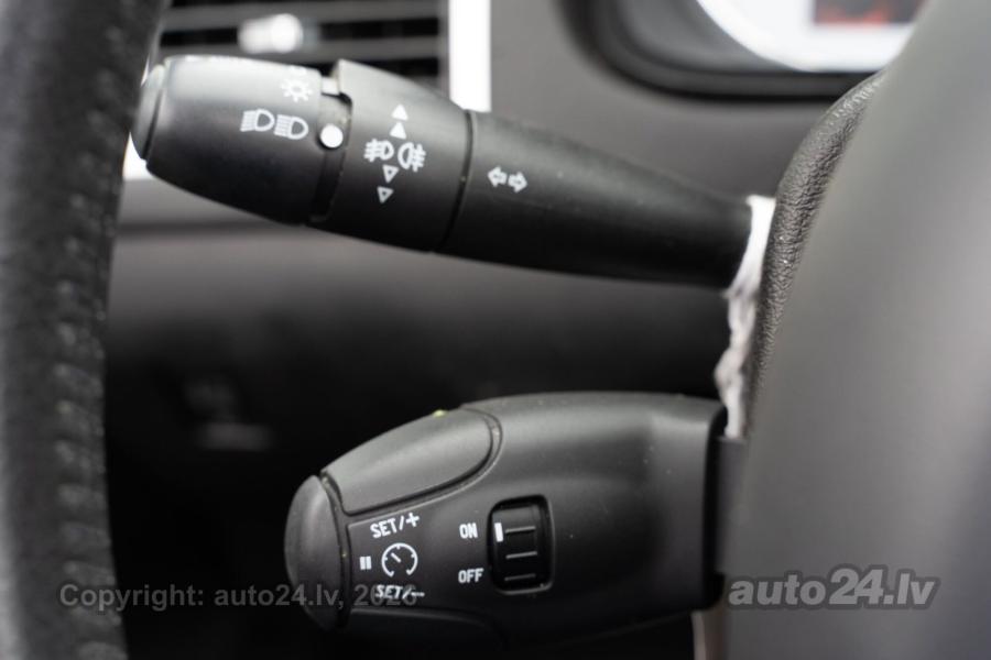 Pelēks Peugeot 307 2004 Tallina, ar dzinēja tilpumu 2.00 L un nobraukumu 190 tūkst. km par 3200 €, foto 23 vietnē AUTOMOTO.COM.LV