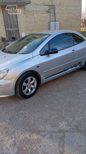 Grey Peugeot 307 2004 in Pakruojis, with an engine capacity of 2.00 L and mileage of 263 thousand km for 1000 €, photo 3 on AUTOMOTO.COM.LV