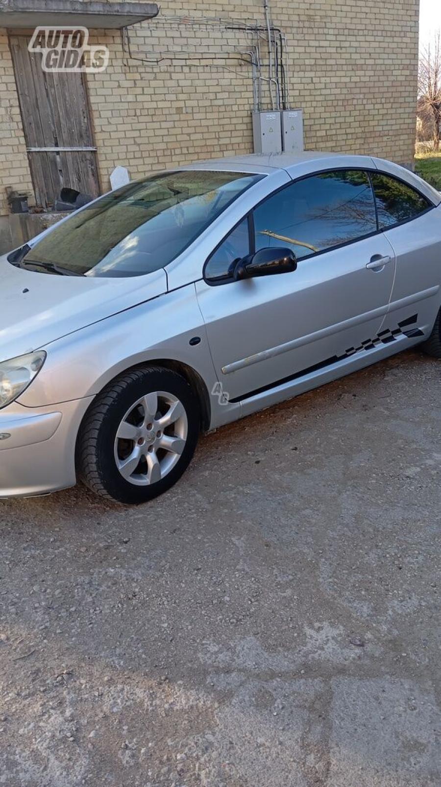 Grey Peugeot 307 2004 in Pakruojis, with an engine capacity of 2.00 L and mileage of 263 thousand km for 1000 €, photo 3 on AUTOMOTO.COM.LV