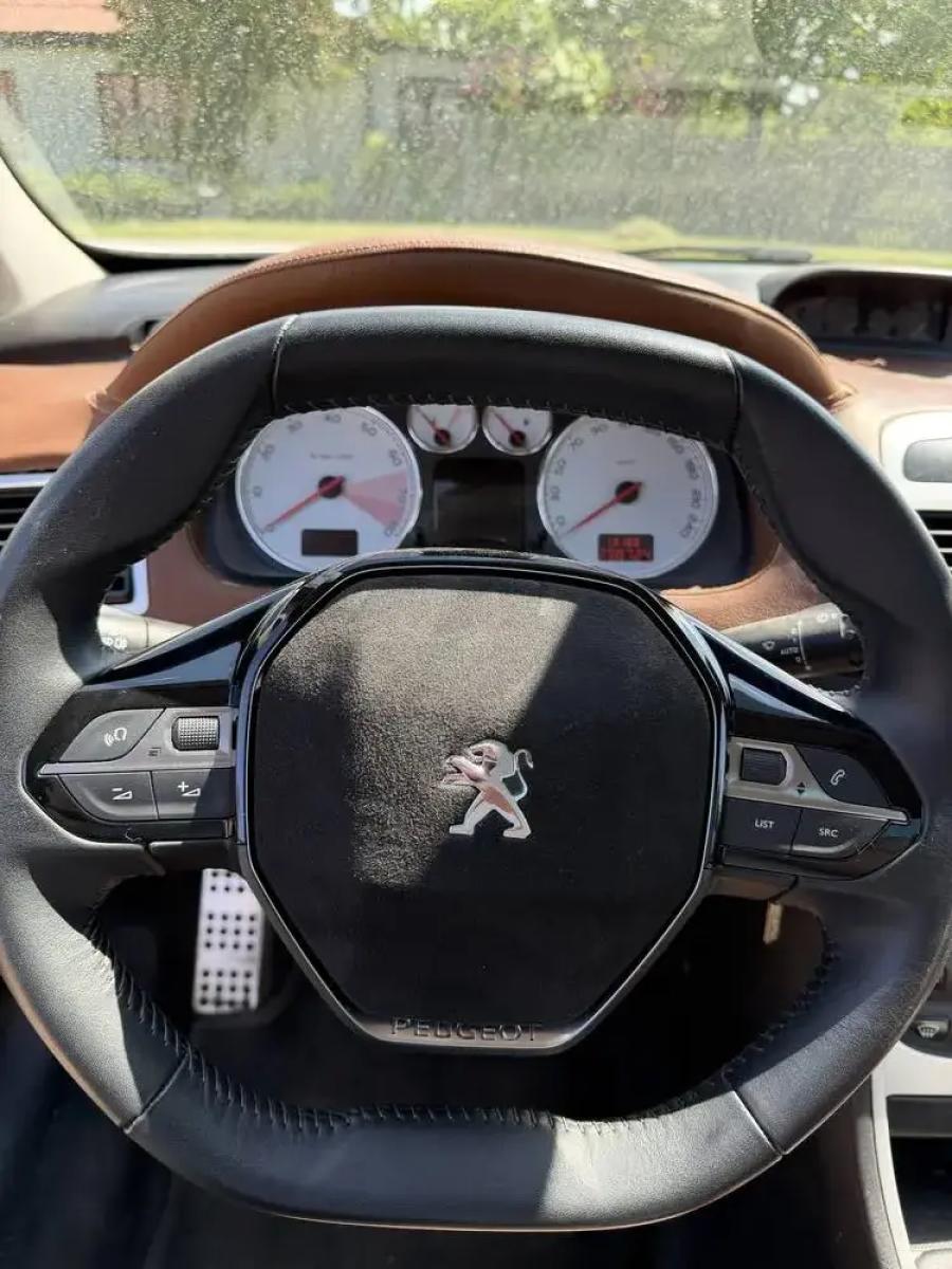 Grey Peugeot 307 2004 in Ventspils, with an engine capacity of 2.00 L and mileage of 236 thousand km for 1690 €, photo 17 on AUTOMOTO.COM.LV