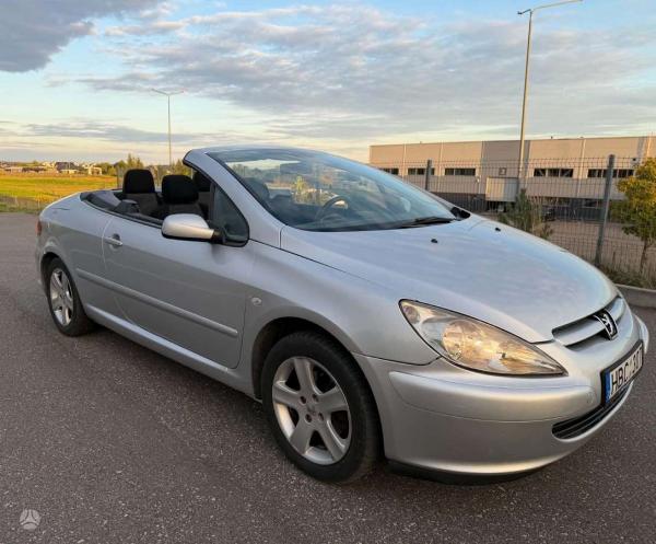 Peugeot 307 2004 in Vilnius on AUTOMOTO.COM.LV Grey Peugeot 307 2004 in Vilnius, with an engine capacity of 1.59 L and mileage of 159 thousand km for 1600 €, photo 3 on AUTOMOTO.COM.LV