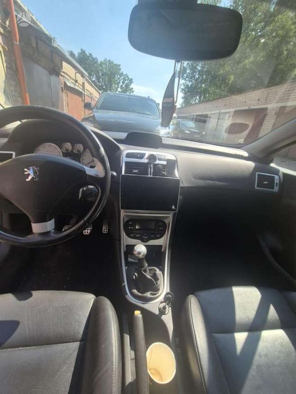 Grey Peugeot 307 2005 in Vilnius, with an engine capacity of 2.00 L and mileage of 242 thousand km for 2300 €, photo 6 on AUTOMOTO.COM.LV