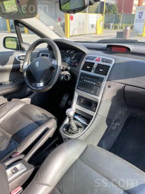 Pelēks Peugeot 307 2006 Liepāja, ar dzinēja tilpumu 2.00 L un nobraukumu 162 tūkst. km par 2000 €, foto 4 vietnē AUTOMOTO.COM.LV