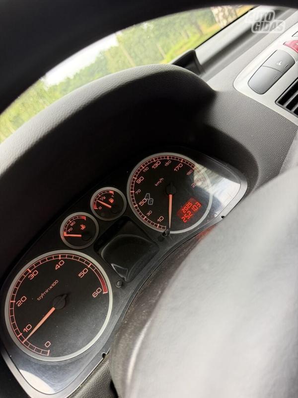 Pelēks Peugeot 307 2001 Jurbarkas, ar dzinēja tilpumu 2.00 L un nobraukumu 252 tūkst. km par 480 €, foto 8 vietnē AUTOMOTO.COM.LV