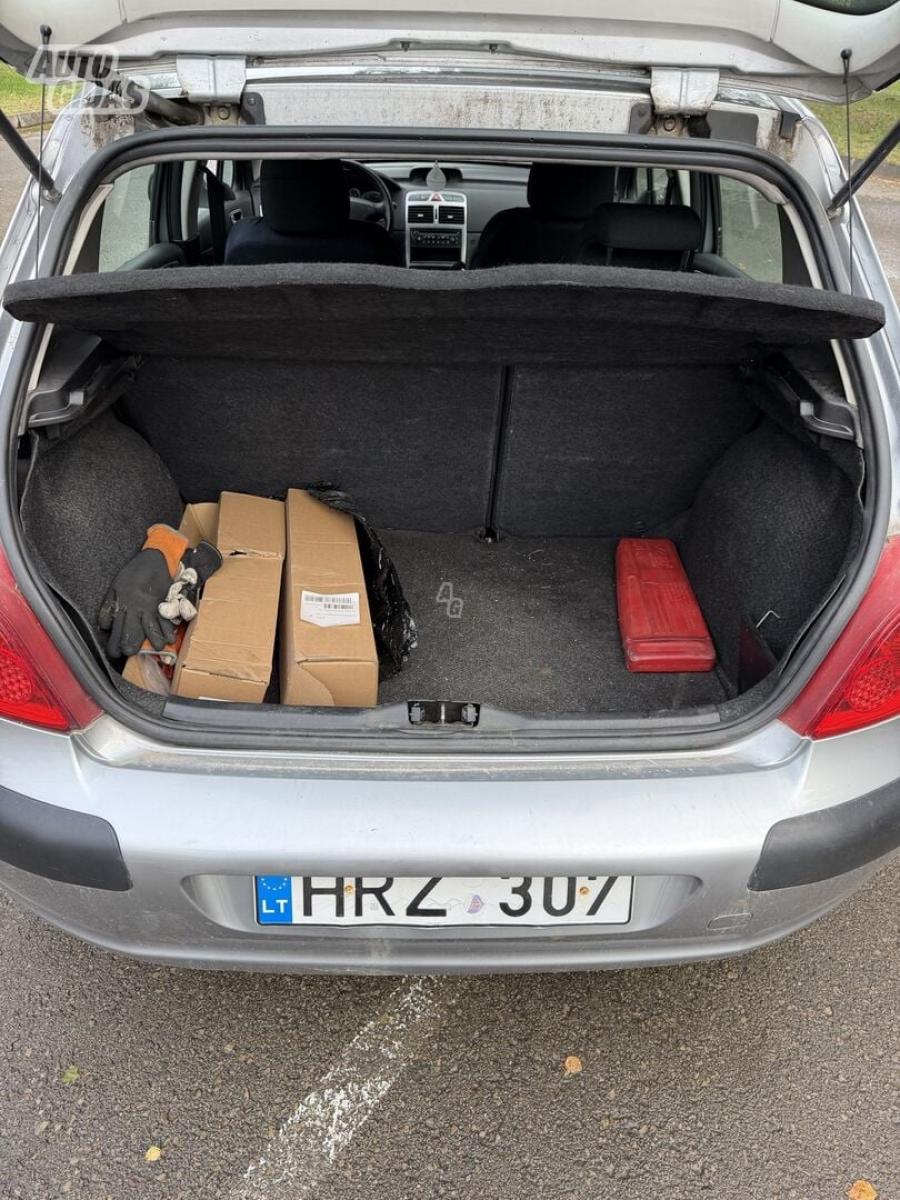 Pelēks Peugeot 307 2001 Jurbarkas, ar dzinēja tilpumu 2.00 L un nobraukumu 252 tūkst. km par 480 €, foto 10 vietnē AUTOMOTO.COM.LV