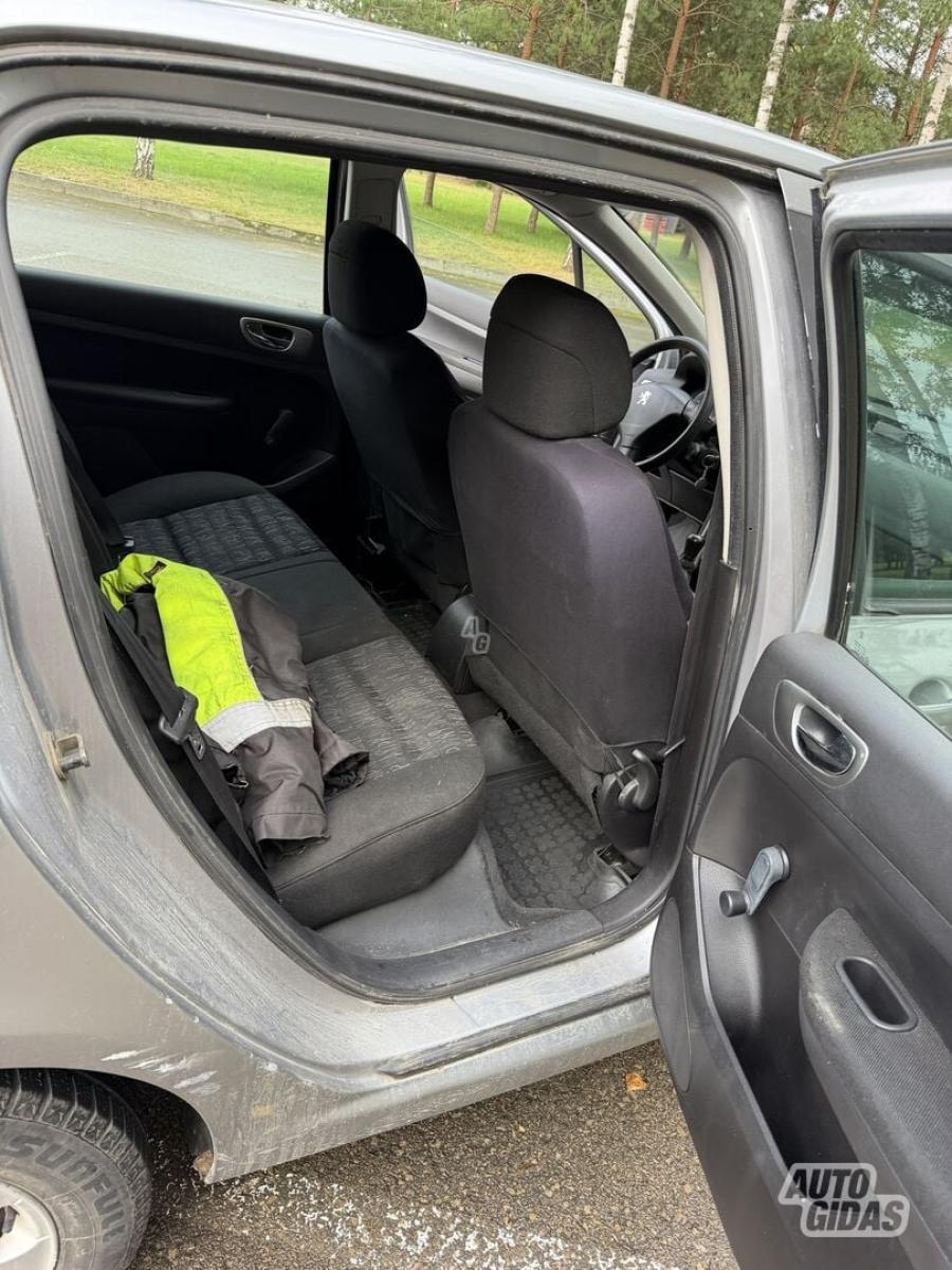 Pelēks Peugeot 307 2001 Jurbarkas, ar dzinēja tilpumu 2.00 L un nobraukumu 252 tūkst. km par 480 €, foto 15 vietnē AUTOMOTO.COM.LV