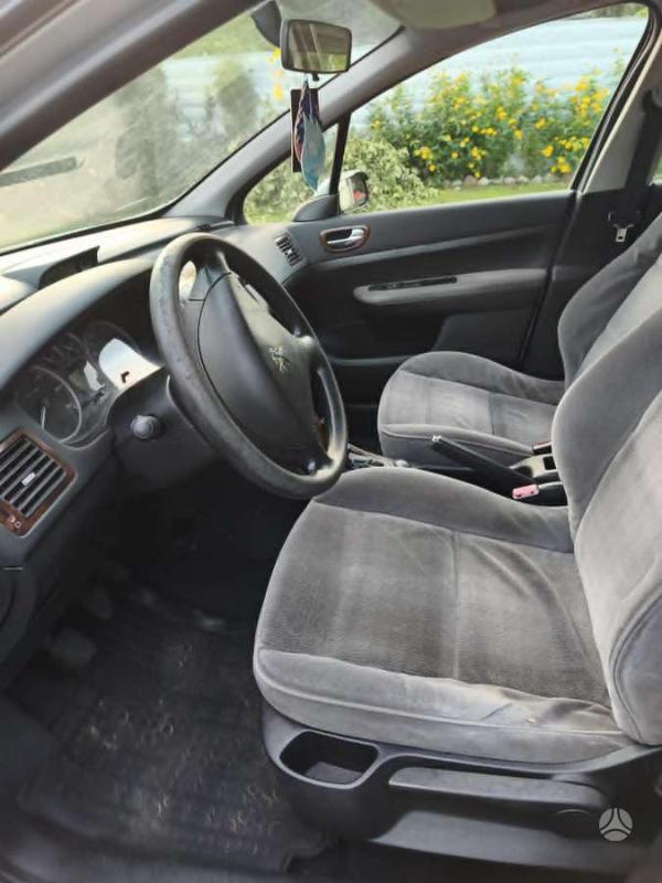 Grey Peugeot 307 2001 in Kaunas, with an engine capacity of 2.00 L and mileage of 268 thousand km for 550 €, photo 8 on AUTOMOTO.COM.LV