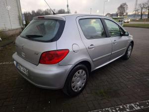 Grey Peugeot 307 2002 in Plunge, with an engine capacity of 2.00 L and mileage of 313 thousand km for 550 €, photo 3 on AUTOMOTO.COM.LV