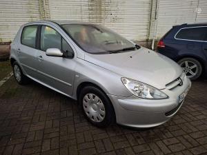 Grey Peugeot 307 2002 in Plunge, with an engine capacity of 2.00 L and mileage of 313 thousand km for 550 €, photo 4 on AUTOMOTO.COM.LV