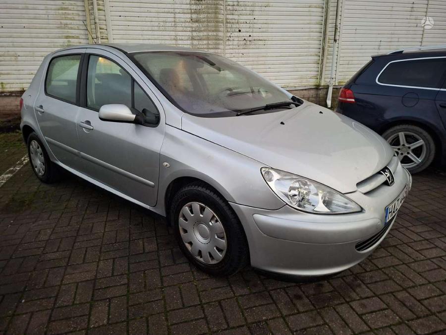 Grey Peugeot 307 2002 in Plunge, with an engine capacity of 2.00 L and mileage of 313 thousand km for 550 €, photo 4 on AUTOMOTO.COM.LV