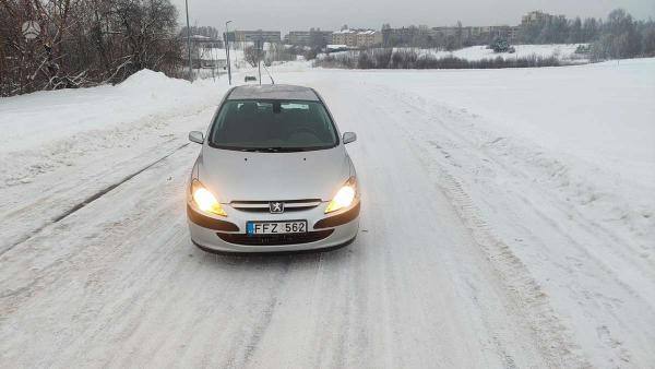 Серый Пежо 307 2002 в Вильнюс, объемом двигателя 1.60 л и пробегом 213 тыс. км за 550 €, фото 2 на AUTOMOTO.COM.LV