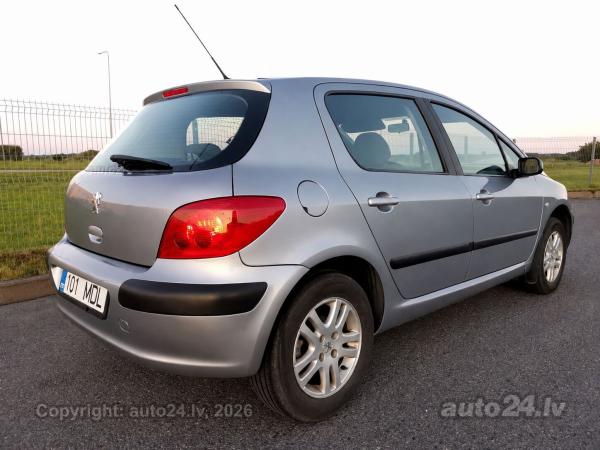 Grey Peugeot 307 2003 in Tartu, with an engine capacity of 1.60 L and mileage of 195 thousand km for 1100 €, photo 3 on AUTOMOTO.COM.LV