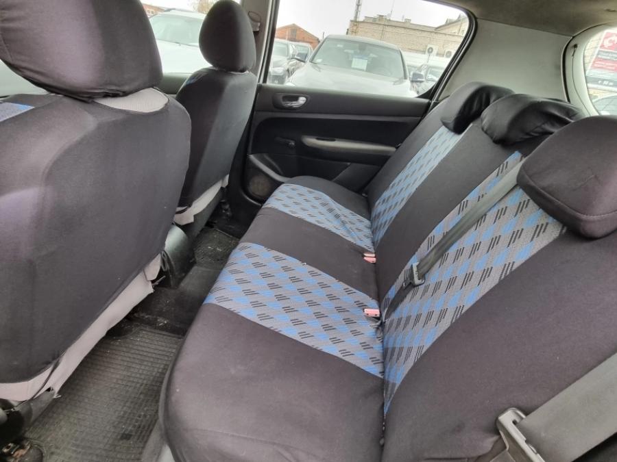 Pelēks Peugeot 307 2003 Rīga, ar dzinēja tilpumu 1.40 L un nobraukumu 296 tūkst. km par 1100 €, foto 9 vietnē AUTOMOTO.COM.LV
