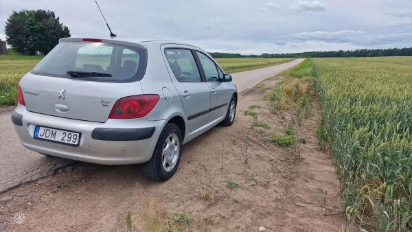 Серый Пежо 307 2003 в Кедайняй, объемом двигателя 2.00 л и пробегом 243 тыс. км за 1000 €, фото 5 на AUTOMOTO.COM.LV