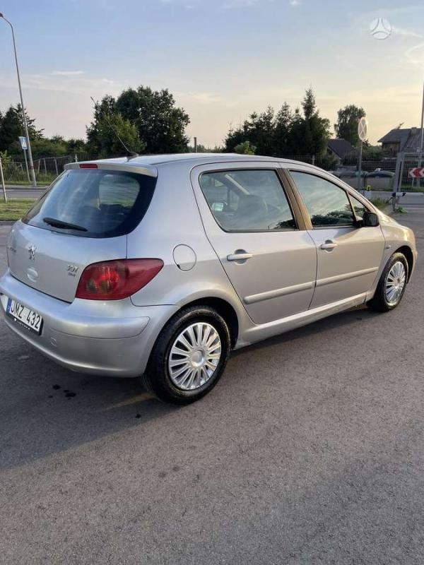 Pelēks Peugeot 307 2003 Kretinga, ar dzinēja tilpumu 2.00 L un nobraukumu 322 tūkst. km par 800 €, foto 5 vietnē AUTOMOTO.COM.LV