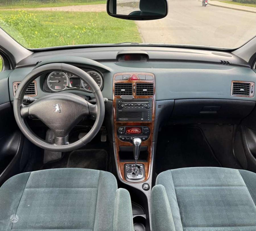 Pelēks Peugeot 307 2003 Viļņa, ar dzinēja tilpumu 1.60 L un nobraukumu 212 tūkst. km par 1750 €, foto 11 vietnē AUTOMOTO.COM.LV