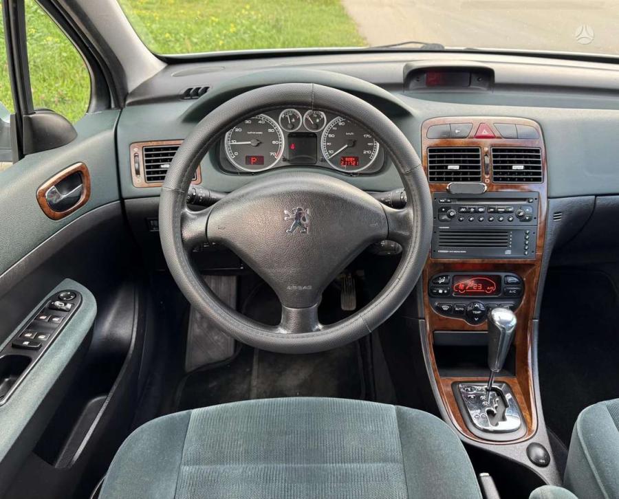 Pelēks Peugeot 307 2003 Viļņa, ar dzinēja tilpumu 1.60 L un nobraukumu 212 tūkst. km par 1750 €, foto 12 vietnē AUTOMOTO.COM.LV