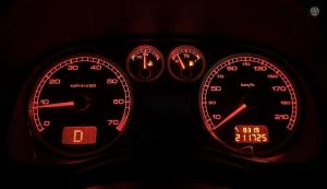 Pelēks Peugeot 307 2003 Viļņa, ar dzinēja tilpumu 1.60 L un nobraukumu 212 tūkst. km par 1750 €, foto 19 vietnē AUTOMOTO.COM.LV