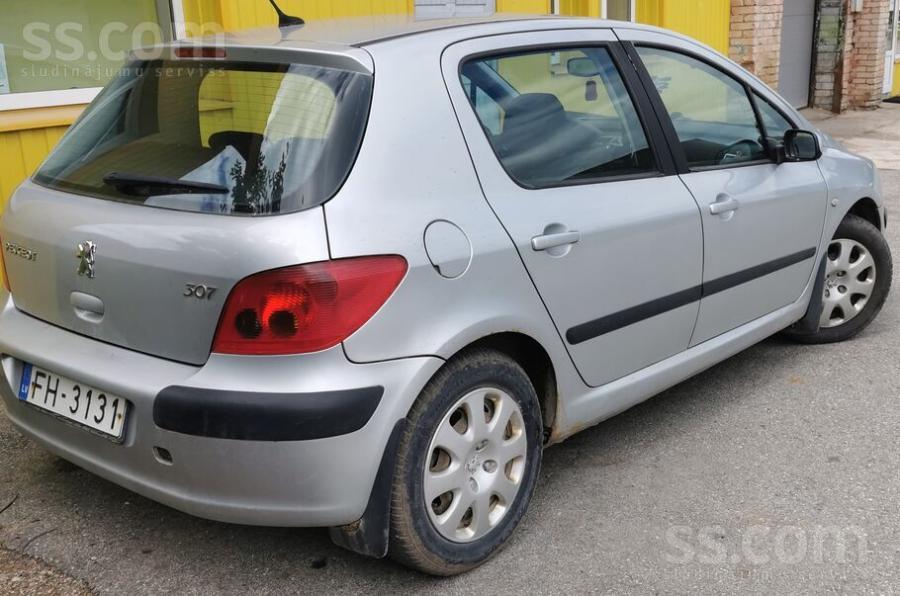 Grey Peugeot 307 2004 in Aluksne, with an engine capacity of 1.60 L and mileage of 326 thousand km for 650 €, photo 1 on AUTOMOTO.COM.LV