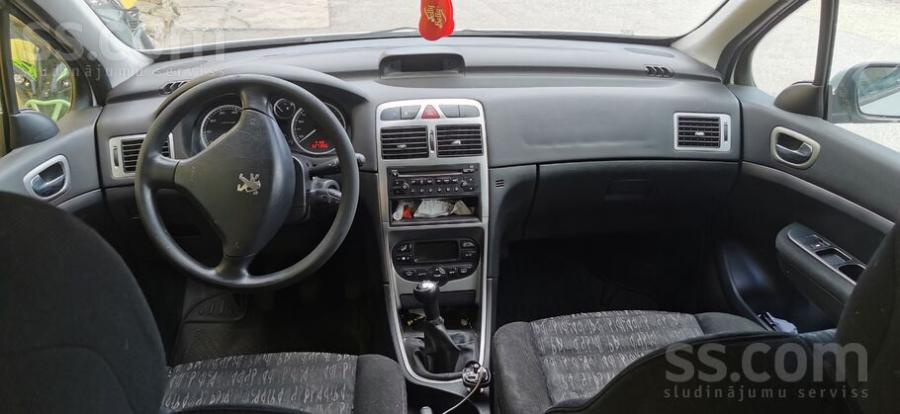 Grey Peugeot 307 2004 in Aluksne, with an engine capacity of 1.60 L and mileage of 326 thousand km for 650 €, photo 3 on AUTOMOTO.COM.LV