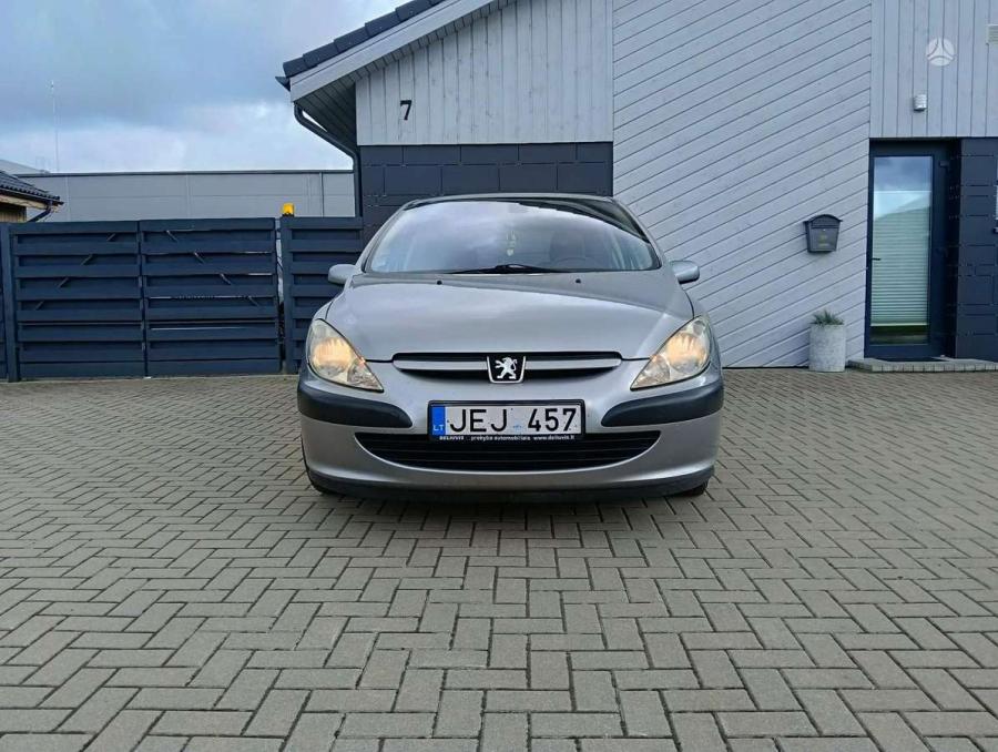 Grey Peugeot 307 2004 in Akmene, with an engine capacity of 2.00 L and mileage of 260 thousand km for 850 €, photo 1 on AUTOMOTO.COM.LV