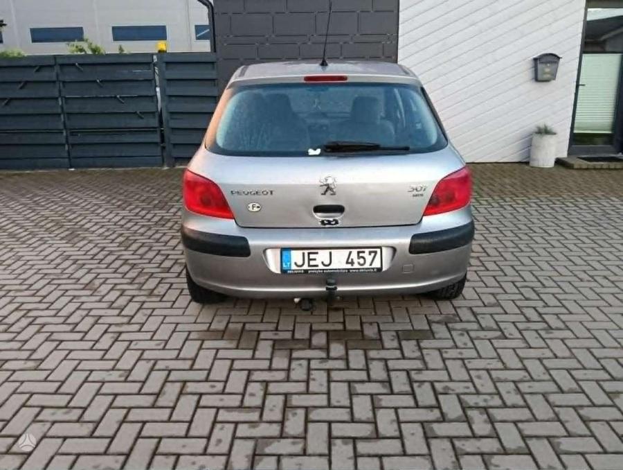 Grey Peugeot 307 2004 in Akmene, with an engine capacity of 2.00 L and mileage of 260 thousand km for 850 €, photo 3 on AUTOMOTO.COM.LV