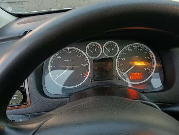 Grey Peugeot 307 2004 in Akmene, with an engine capacity of 2.00 L and mileage of 260 thousand km for 850 €, photo 5 on AUTOMOTO.COM.LV