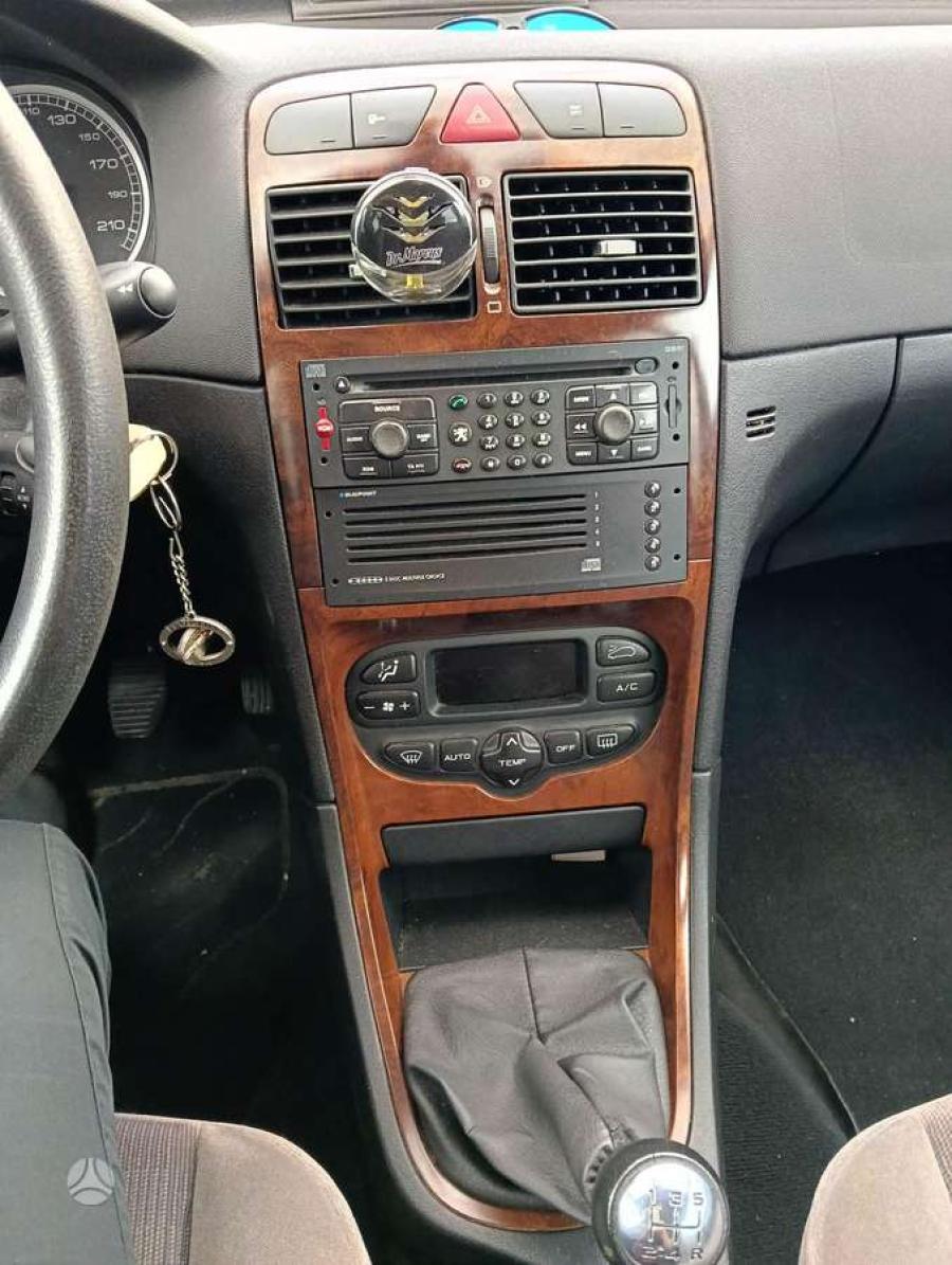 Grey Peugeot 307 2004 in Akmene, with an engine capacity of 2.00 L and mileage of 260 thousand km for 850 €, photo 7 on AUTOMOTO.COM.LV