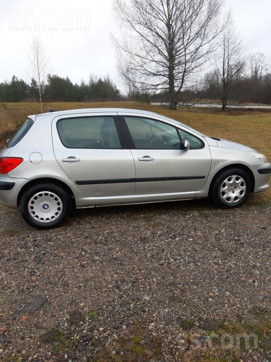 Grey Peugeot 307 2005 in Preili, with an engine capacity of 1.60 L and mileage of 116 thousand km for 1290 €, photo 3 on AUTOMOTO.COM.LV