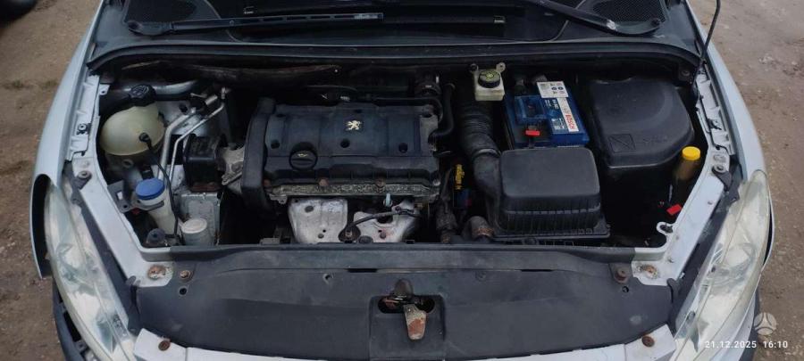 Pelēks Peugeot 307 2005 Viļņa, ar dzinēja tilpumu 1.60 L un nobraukumu 165 tūkst. km par 500 €, foto 8 vietnē AUTOMOTO.COM.LV